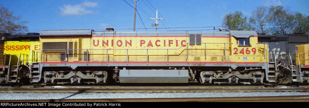 UP 2469 C30-7 at the north end of CSX Gentilly Yard in New Orleans LA 01-14-1996
